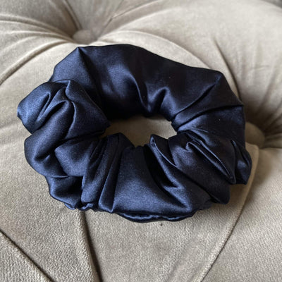 The Benefits of Using a Silk Scrunchie | Healthy Hair – The Silk Collection